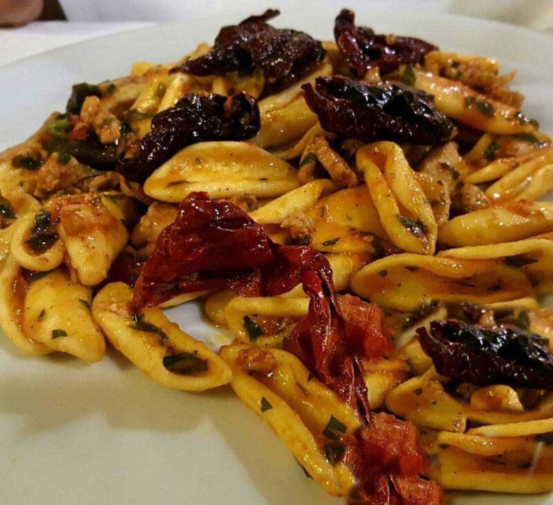 Strascinati con cardoncelli, salsiccia e peperoni cruschi - Cibi Lucani ...
